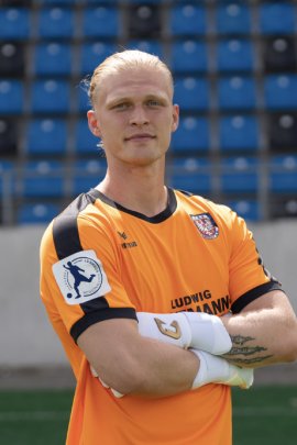 Lucas Becker - Stats et palmarès - 24/25